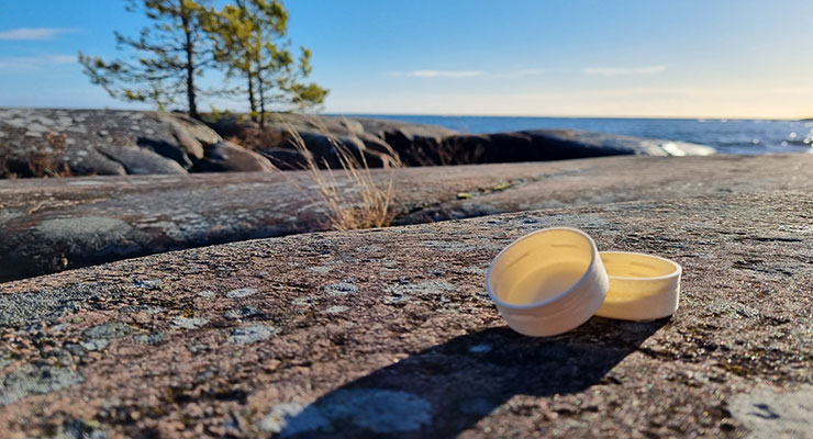 Airlaid Technology Makes Natural Fiber-Based Bottle Caps a Reality ...